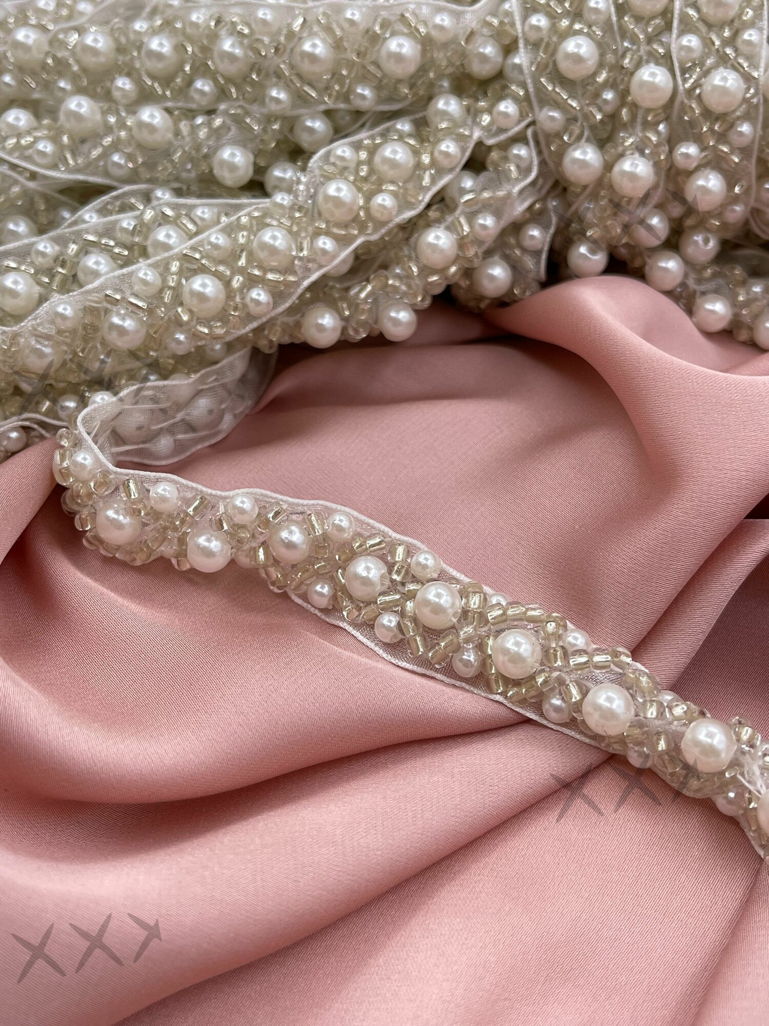 Тесьма декоративная с жемчугом и бисером 1 метр, ширина 1,5 см Гарантия качества