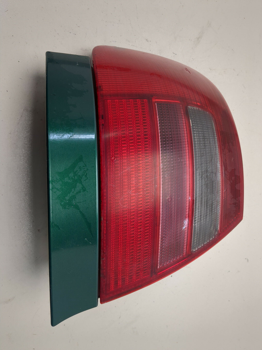 Фонарь (задний) левый Audi A4 (B5) Б/У