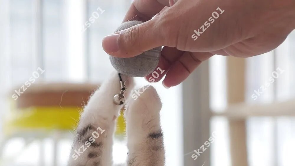 Интерактивная игрушка для кошек и котят, мячик дразнилка Cheerble Ball M1 Серый (искусственная шерсть)