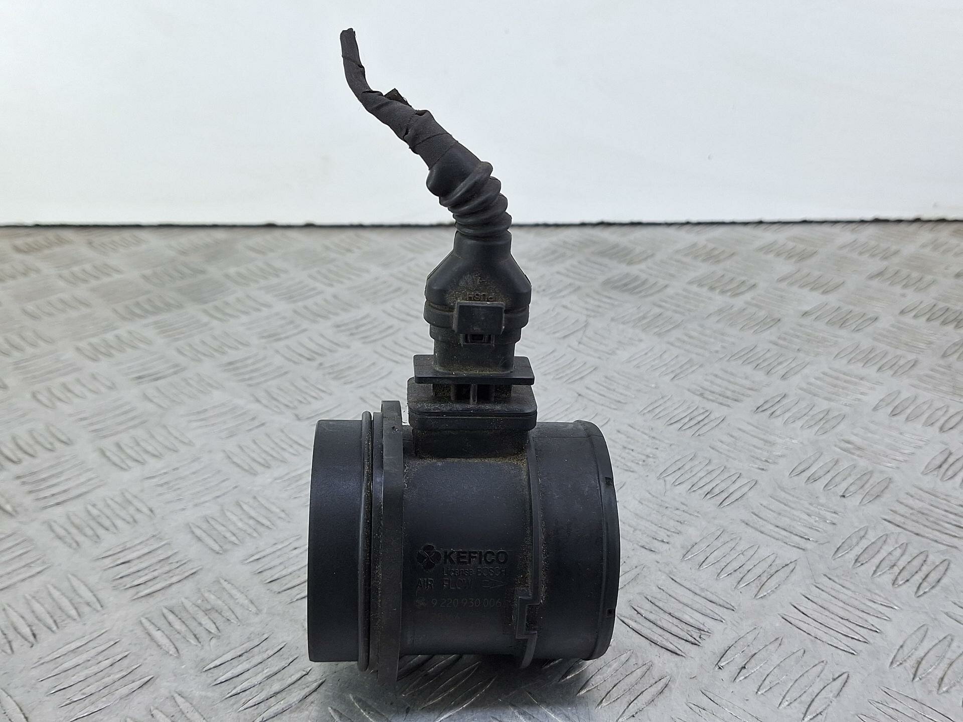 Расходомер воздуха Hyundai H1 Grand Starex 2008 9220930006