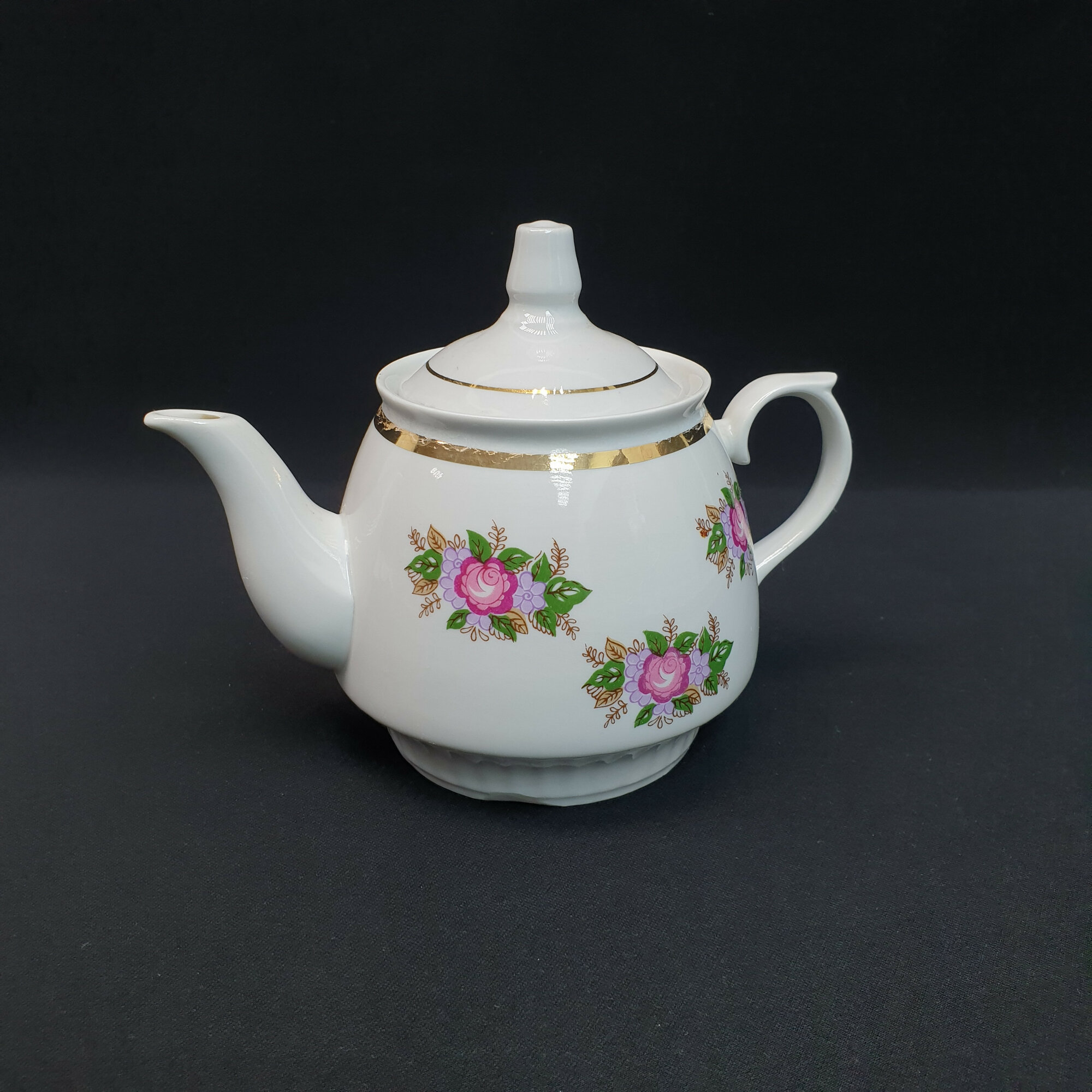 Винтажный чайник Краснодарский з-д, фарфор деколь золочение 0.6 л, СССР