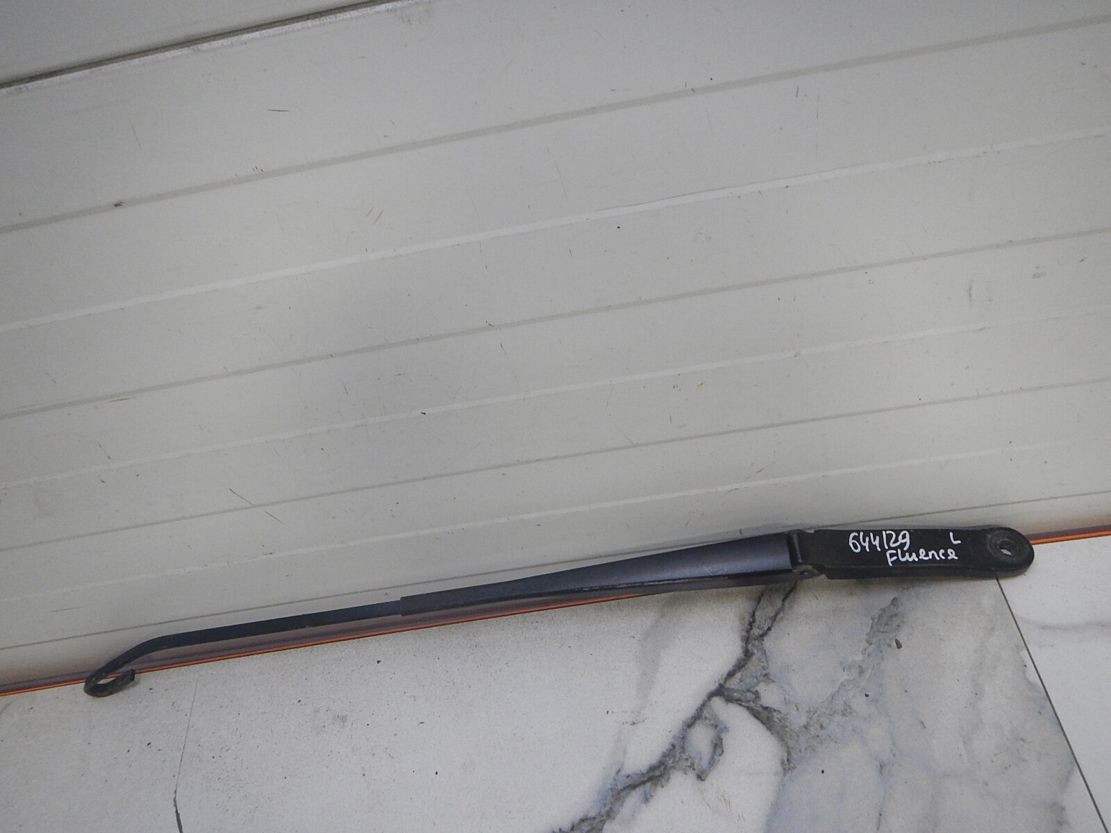 Б/У Поводок стеклоочистителя передний левый, Renault (Рено)-FLUENCE (10-) RENAULT FLUENCE (10-) Царапины. 644129 RENAULT...