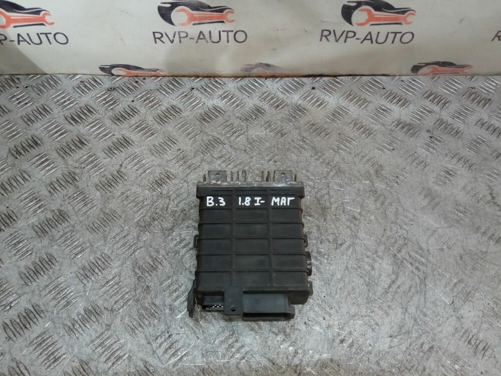 Блок управления двигателем VW Passat B3