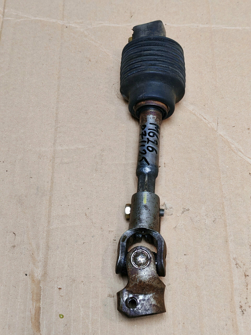 Карданчик рулевой Mazda 626 GE 1.8