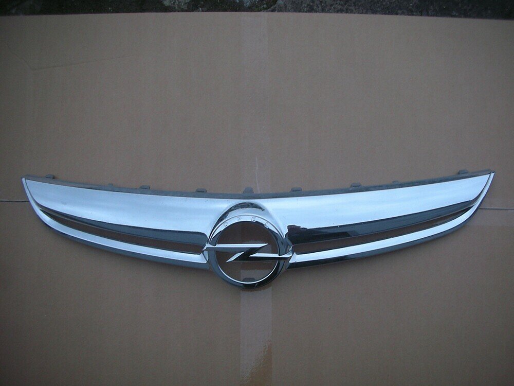 НАКЛАДКА (МОЛДИНГ) Решетка радиатора OPEL CORSA D 2007-2014 [ORG] GM/Opel/Chevrolet 13286001 , 1 шт.