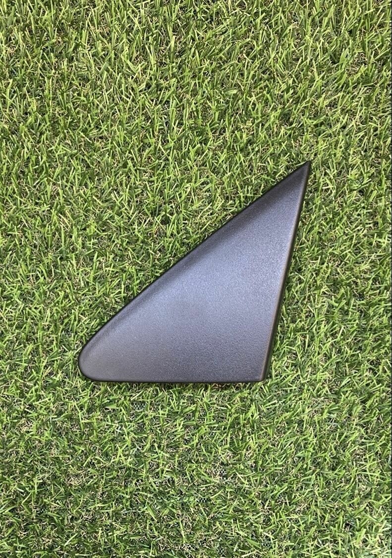 Декоративные уголки крыла Nissan Note e11 2pcs