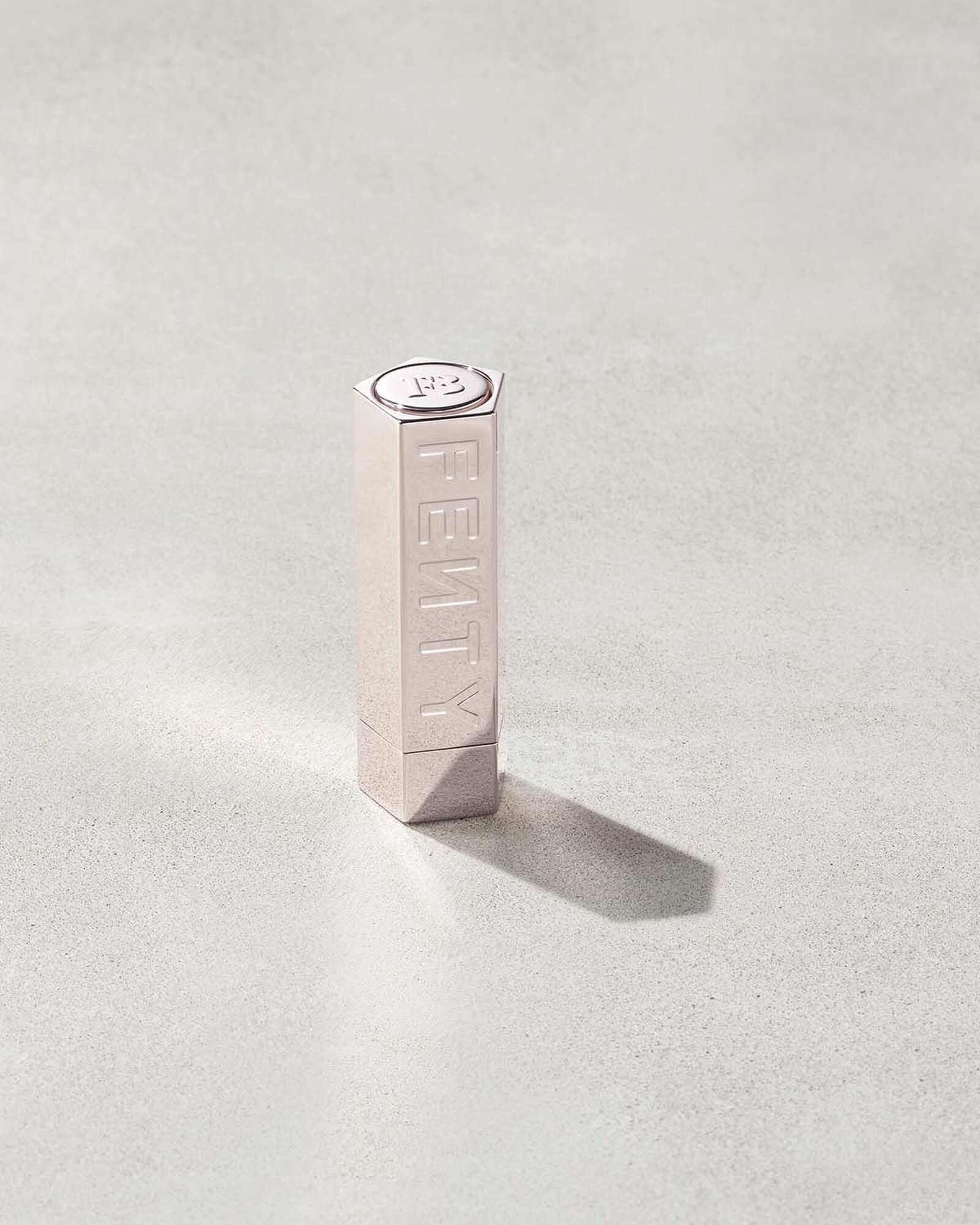 FENTY BEAUTY Футляр для полуматовой помады Fenty Icon оттенок Metallic Nude