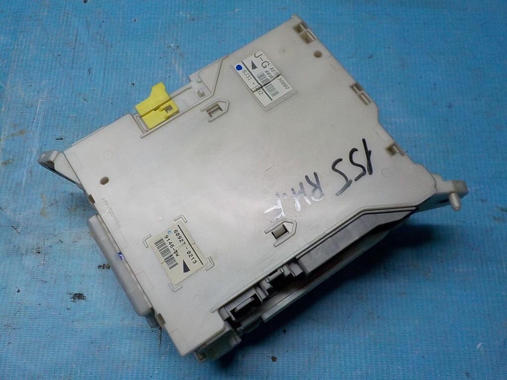 Блок предохранителей салона LEXUS GS 3 2005-2012 8273030B60 - Б/У