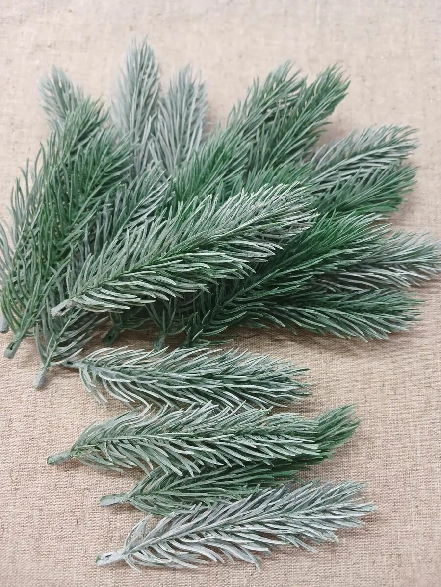 Еловые лапки искусственные веточки длина 11см для новогодних поделок и композиций 20шт