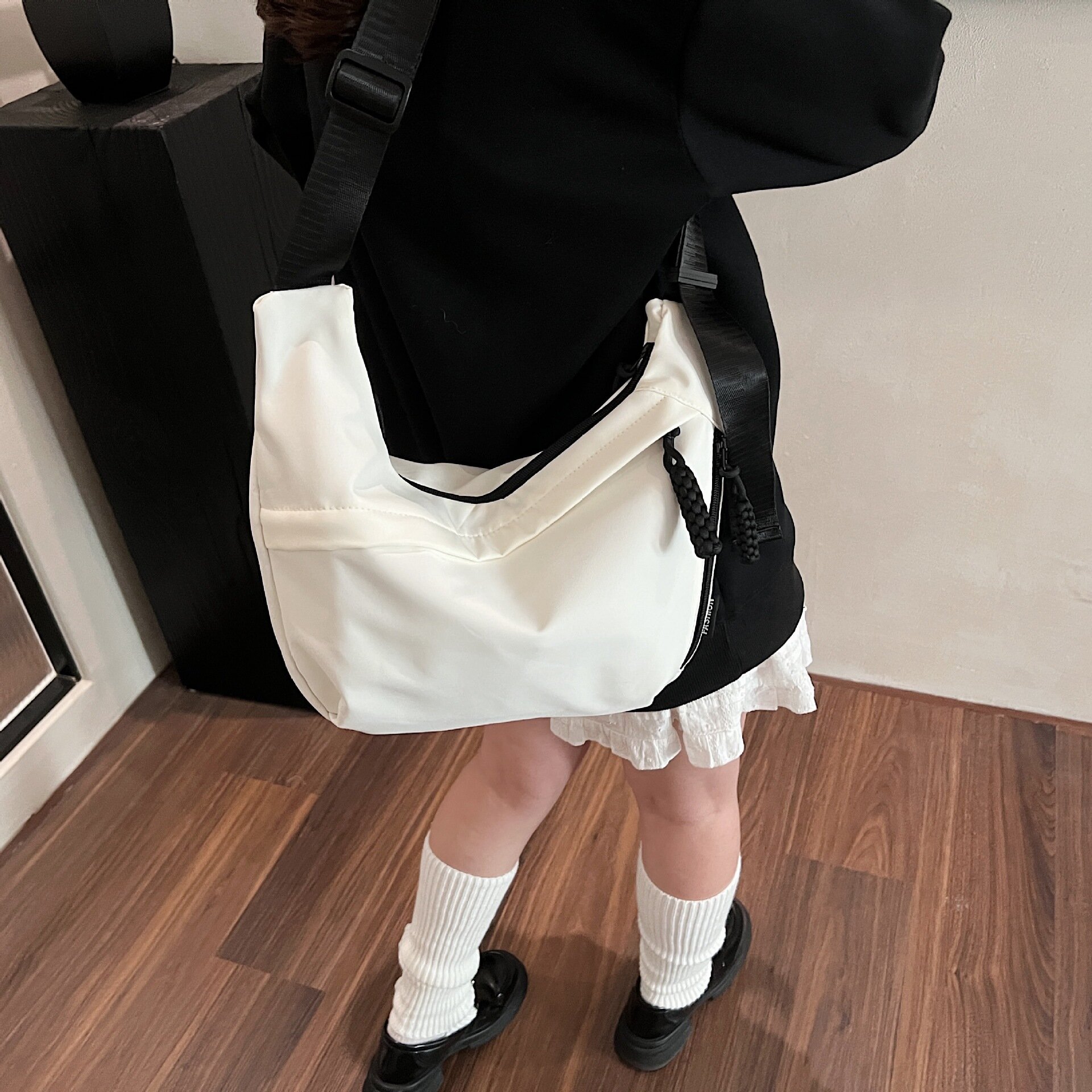 Модная сумка через плечо из ткани Jin для женщин 2024 года, новая повседневная сумка для студентов, сумка-пельмень для поездок