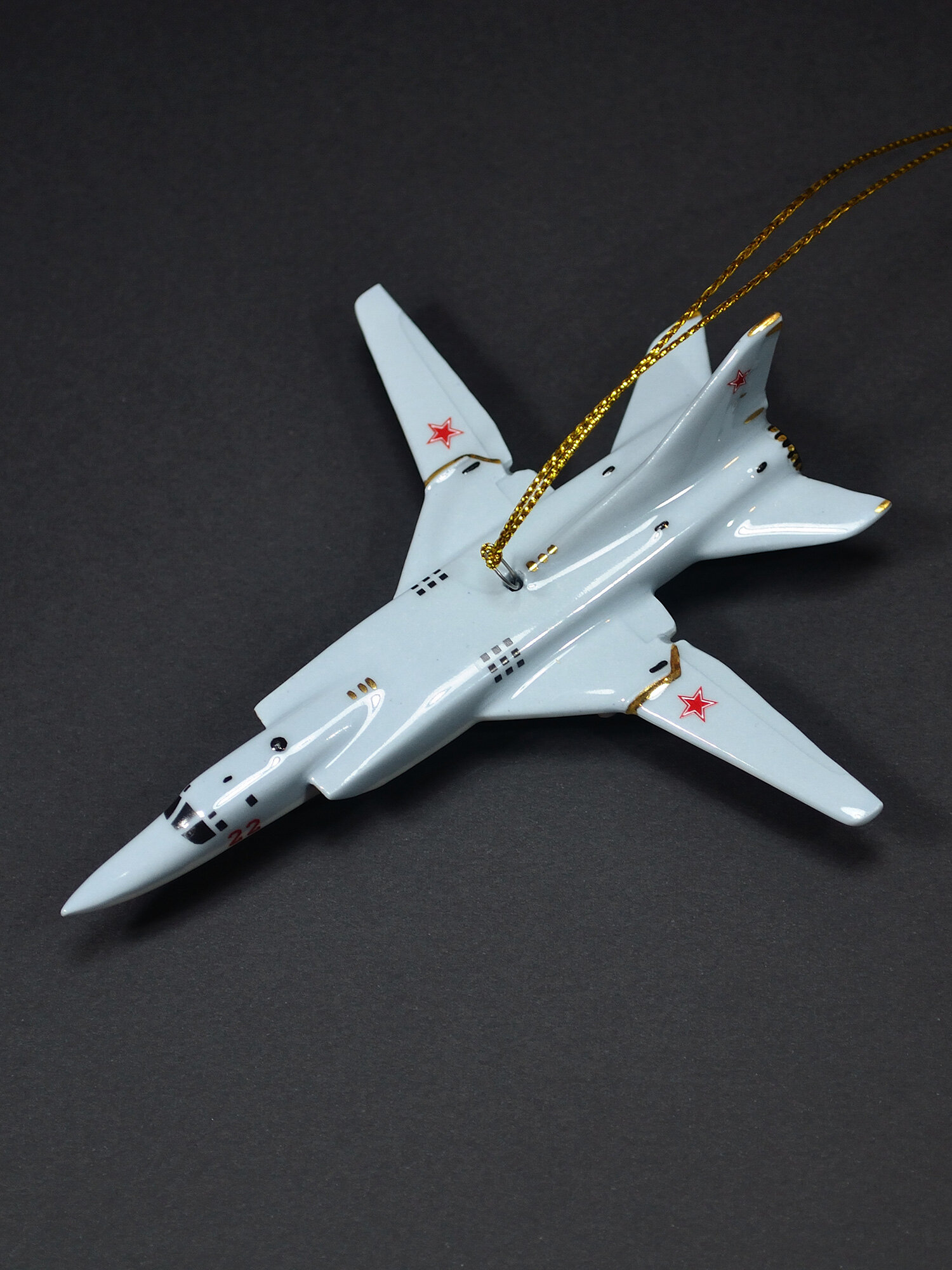 Елочная игрушка Tularmodel "Самолет -бомбардировщик №22" серый, фарфор, ручная роспись, в подарочной коробке