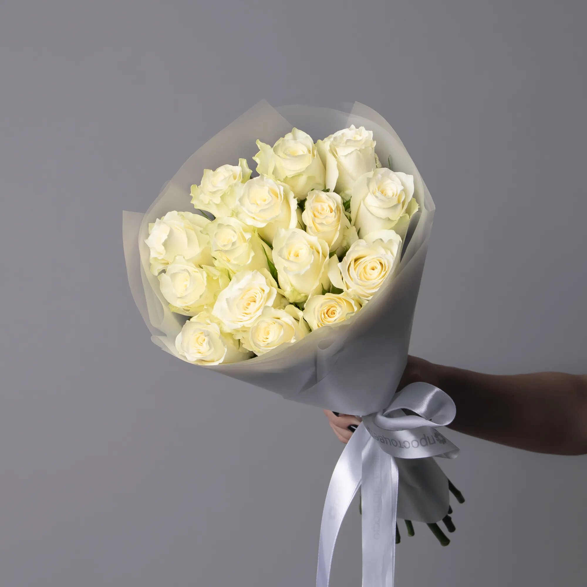 Букет Роза "Белая" 15 шт Высота 50 см в коробке и аквабоксе от "Простоцветы"
