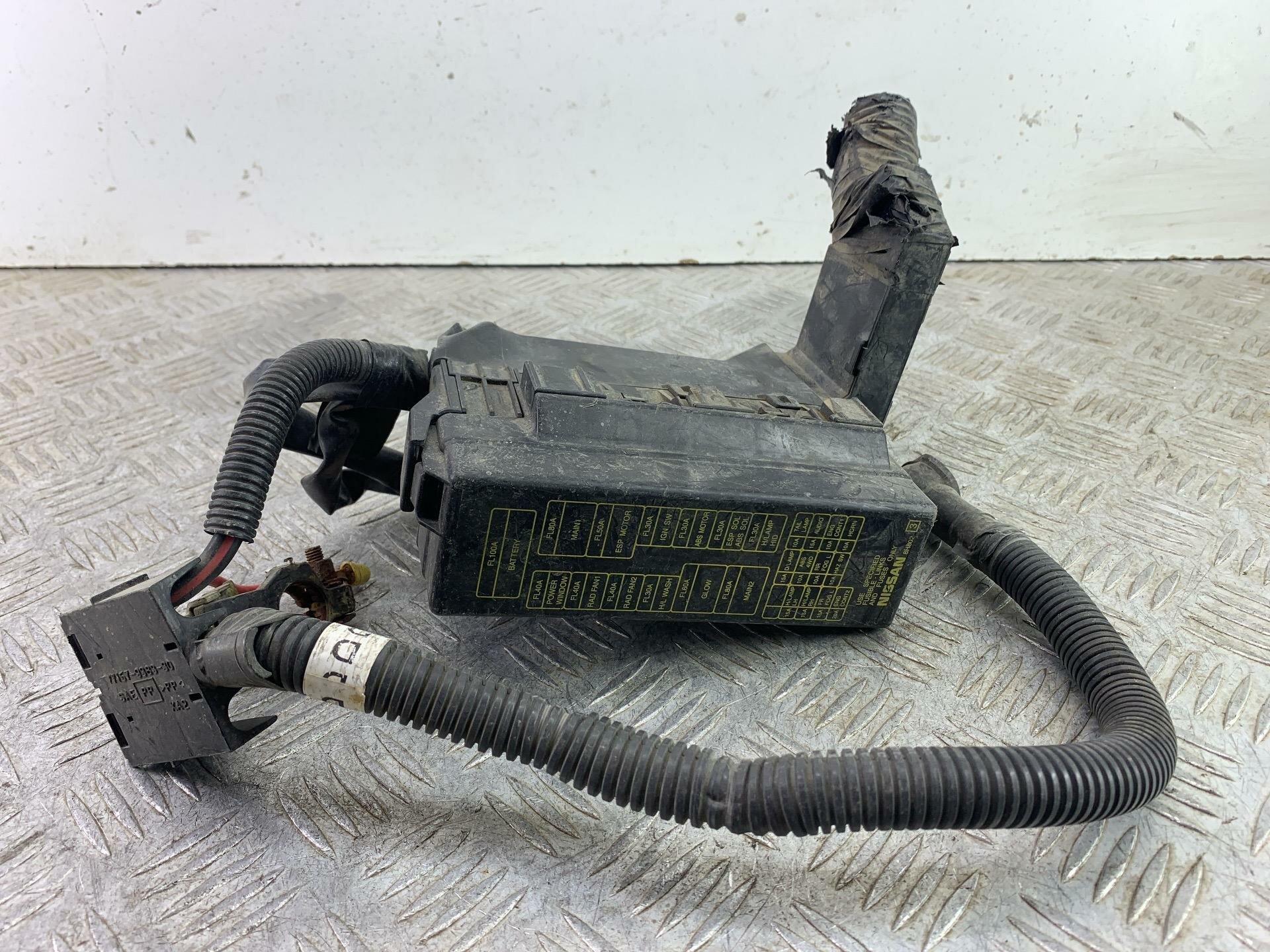 Блок предохранителей Nissan X-Trail T30 (2000 - 2004) 7154-3266YA1