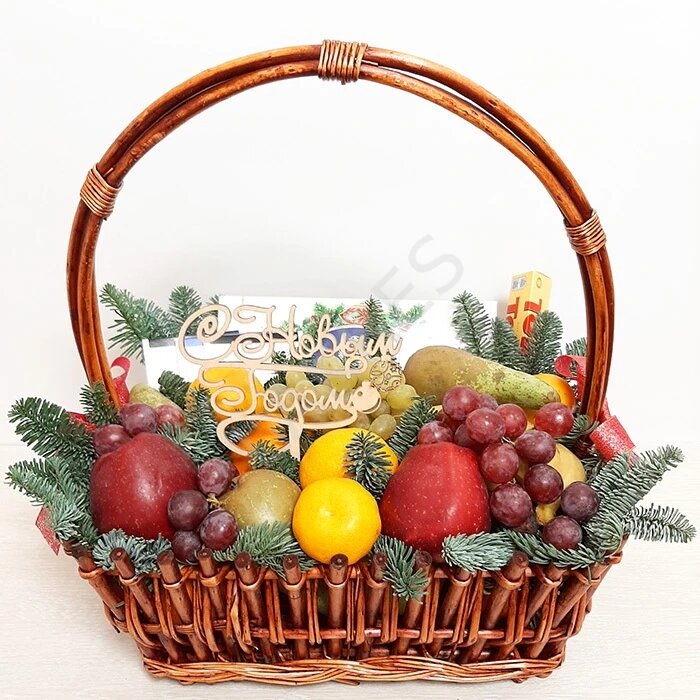 Корзина с фруктами на новый год