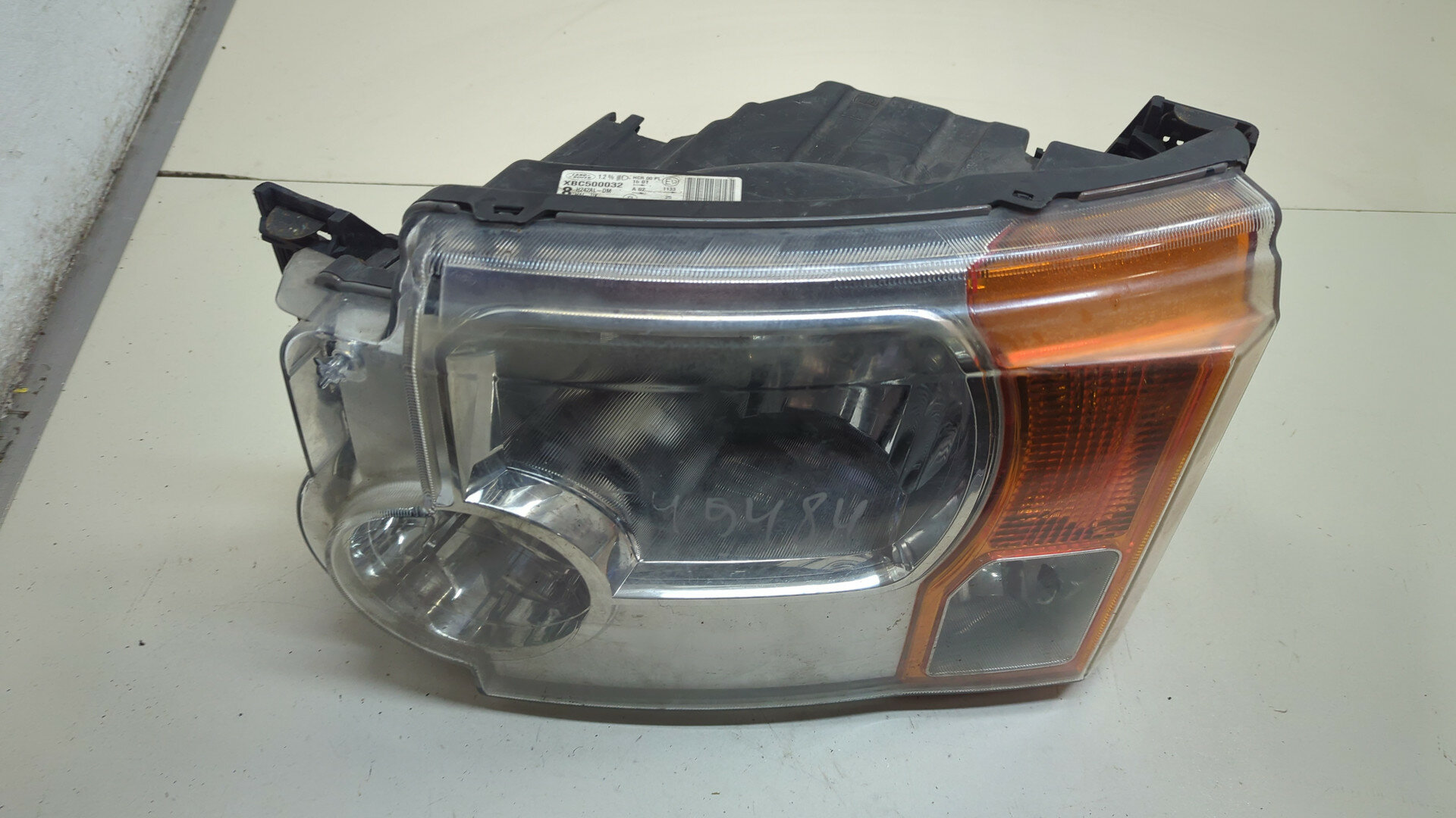 Фара (передняя) левая Land Rover Discovery 3 Б/У