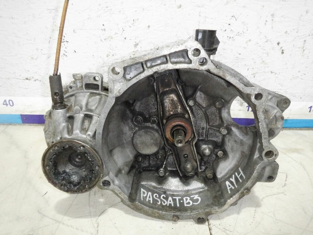 Механическая коробка передач VW Passat B3 AYH 02A300048X
