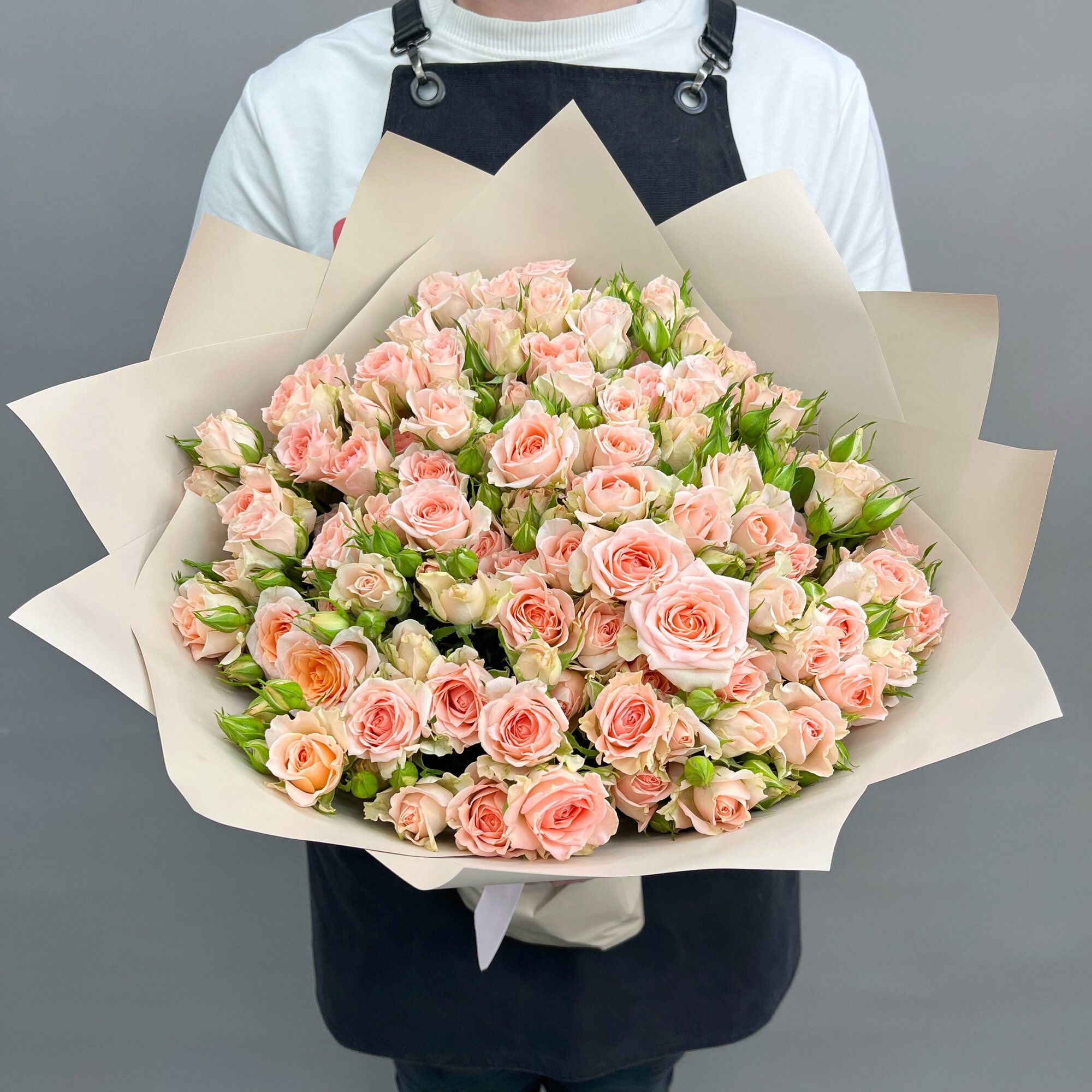 Розы кустовые Лидия 25 штук в моно букете 50 см Q157 Rozavam