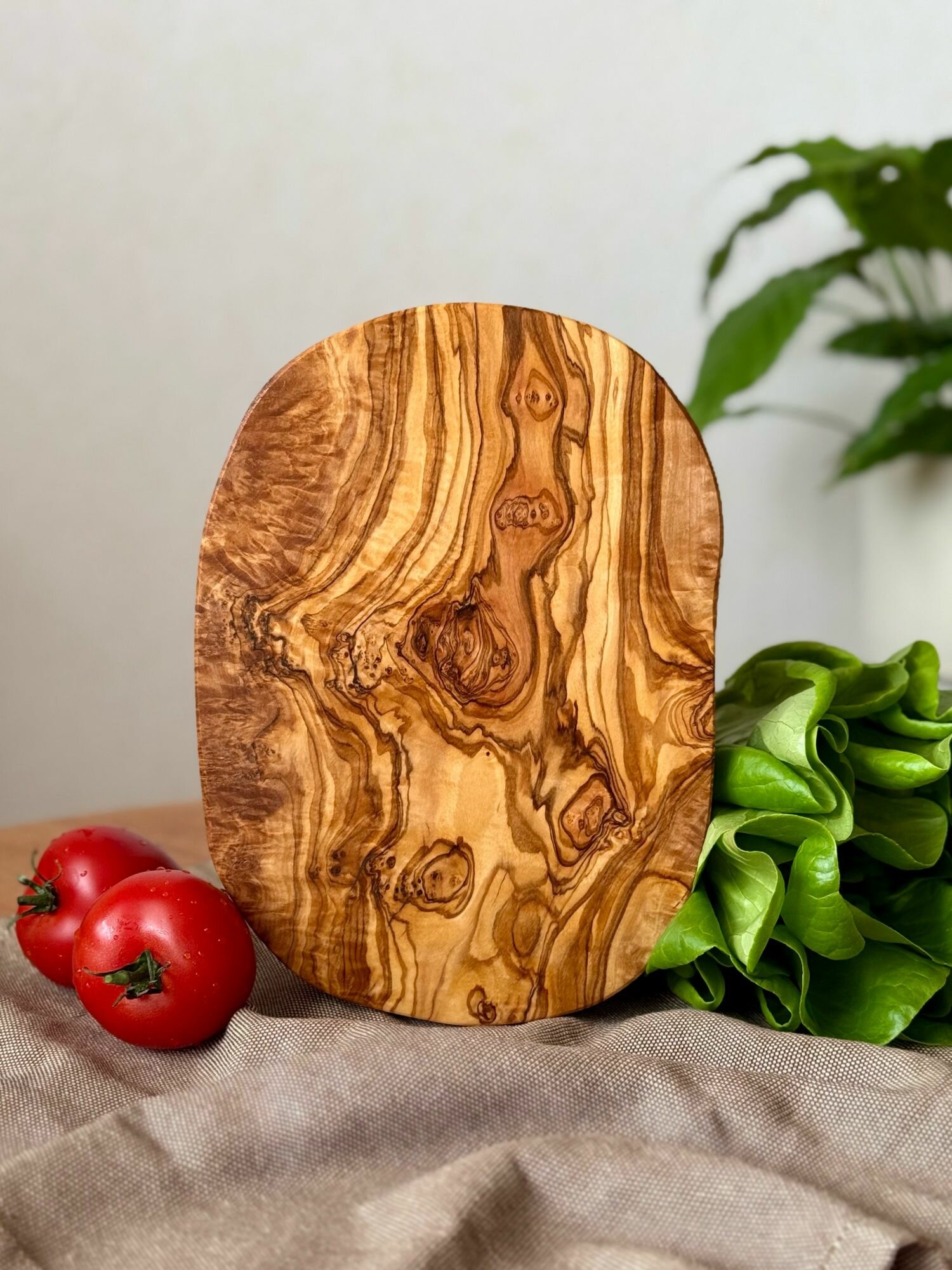 Разделочная доска OliWood, из оливкового дерева, ручная работа ~ 17,5 x 24 см
