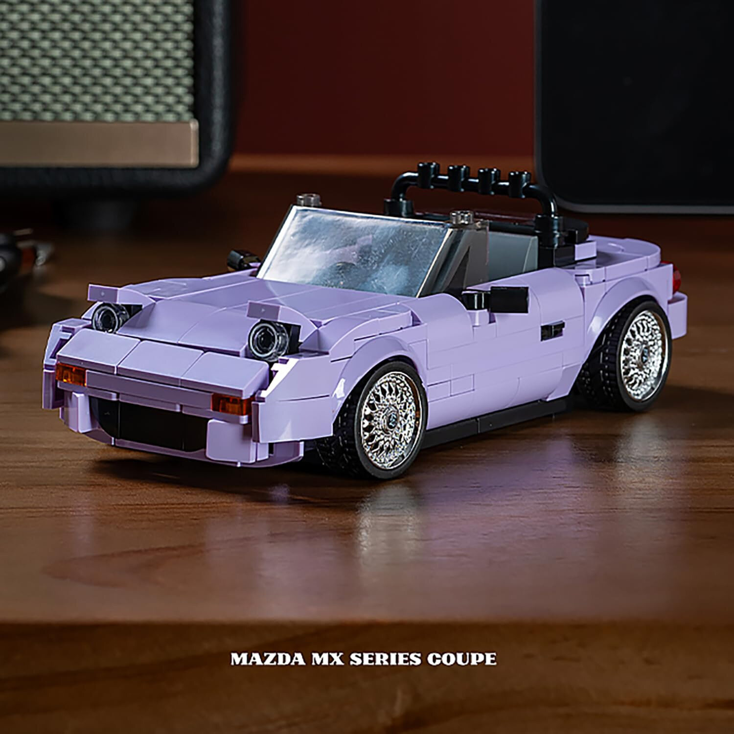 Конструктор Mazda MX-5 (Miata) 1:32 — икона драйва, самый продаваемый родстер, серия Timeless Classics