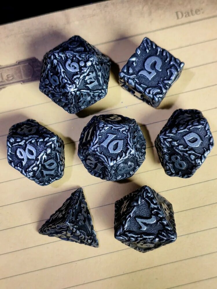 Металлические кубики ДнД дайсы для настольных игр, кости для Dungeons & Dragons, серебро с золотыми цифрами, цинковый сплав