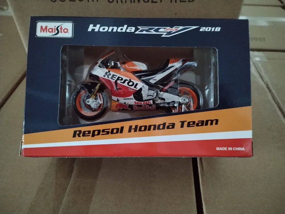 Машинки металлические Maisto 1:18 Repsol Honda Team RC213V 2018 (#26 Dani Pedrosa)