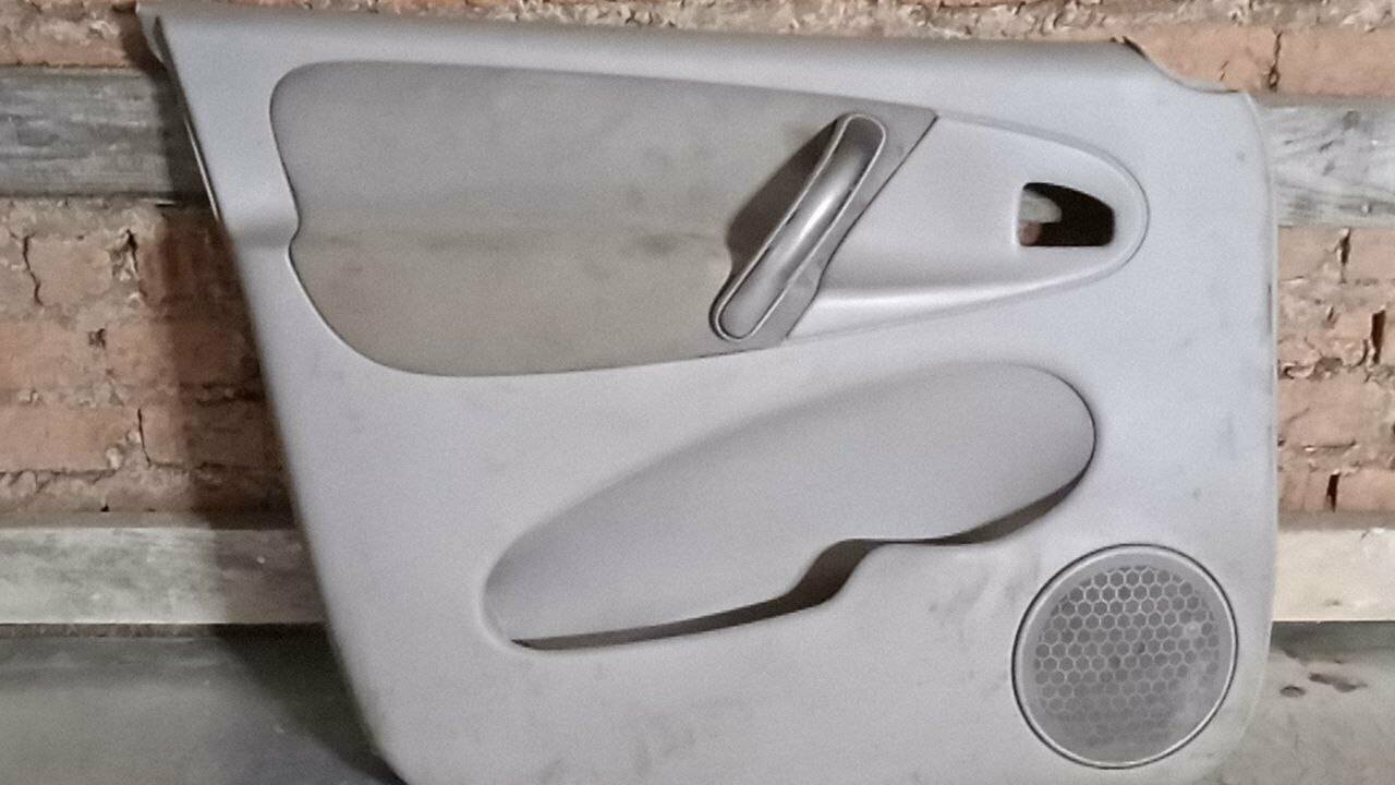Обшивка двери передней левой Citroen Xsara Picasso 2003 9634424677