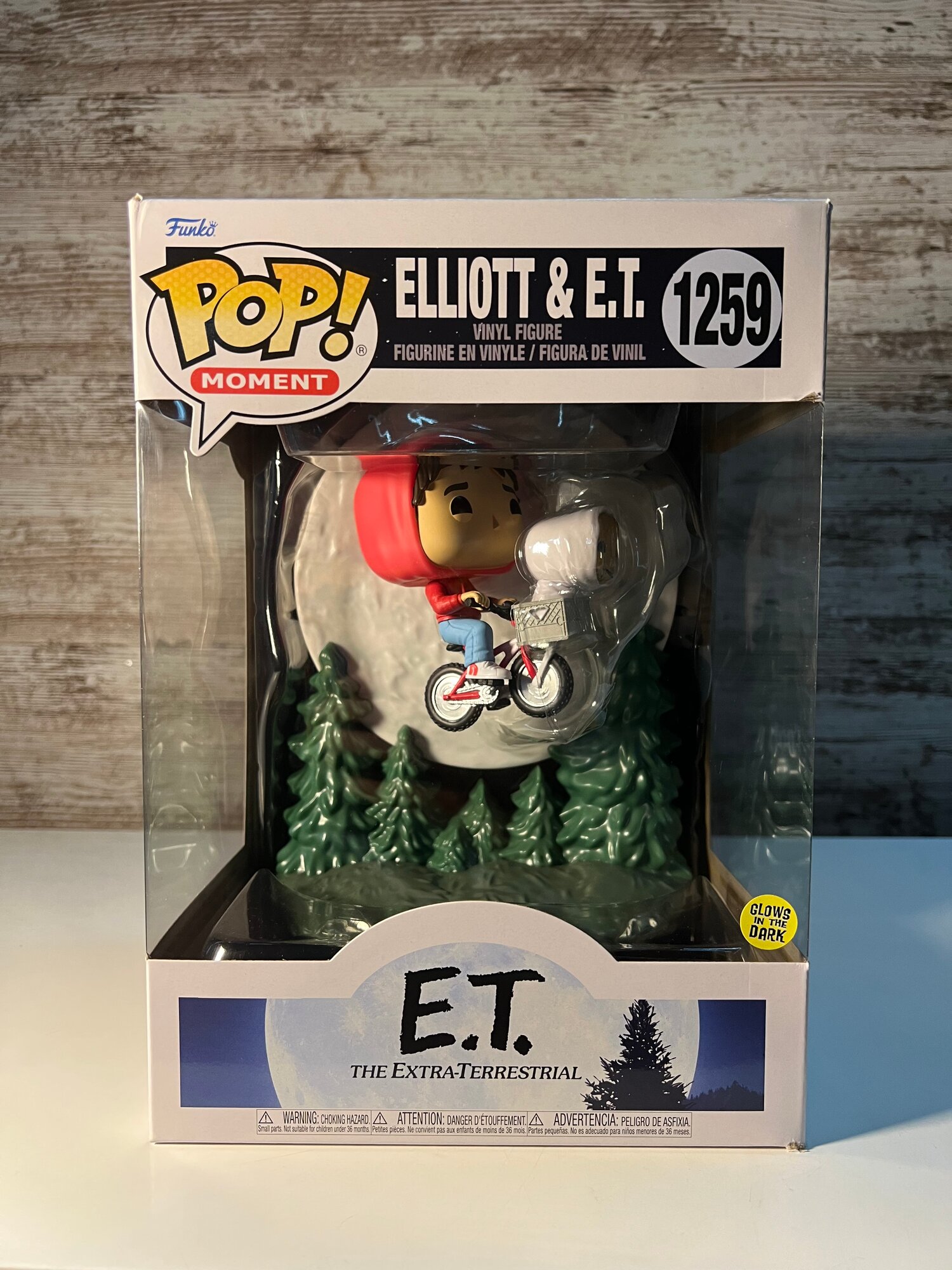 Фигурка Фанко Пришелец и Эллиот, Elliott & E.T. 10 см от Funko, в комплекте подставка 18 см светится в темноте