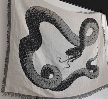 Dark snake, sofa blanket — фото 1