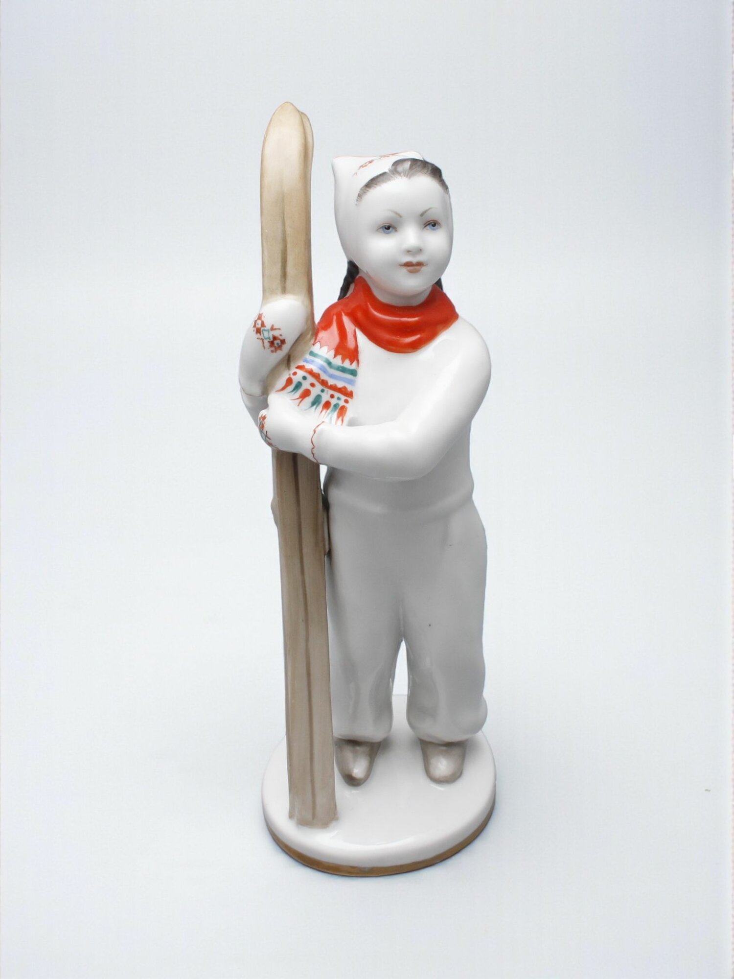 Антикварная статуэтка "Лыжница", скульптор Столбова Г. С, художник Лупанова Е. Н, фарфор, ЛФЗ, 1950-60 гг.