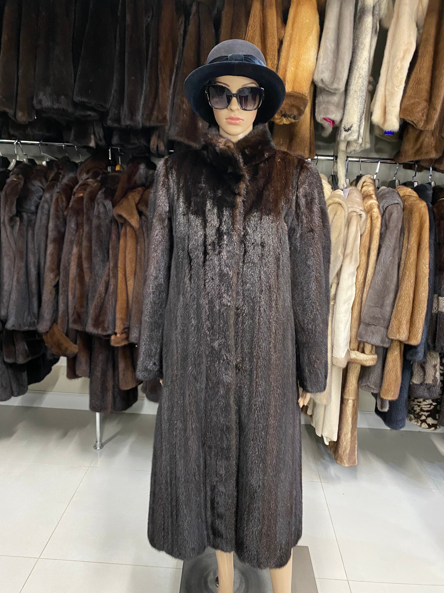 Длинная. Шуба. Норка. С воротником 48-50 р.