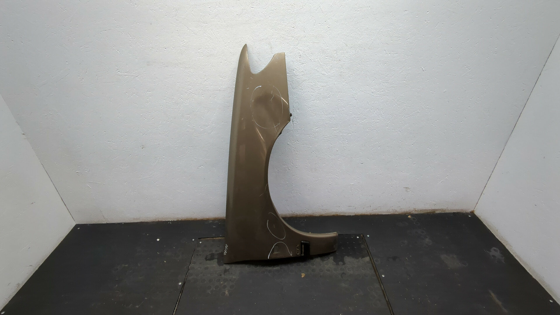 Крыло правое переднее Peugeot 406 Б/У