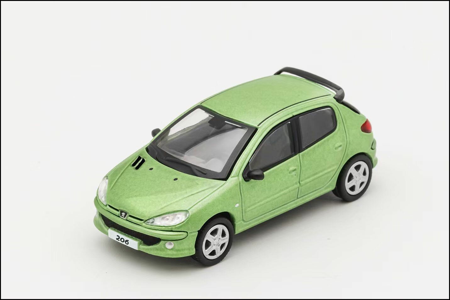 DCT 1:64 Peugeot 206 Легковая модель автомобиля
