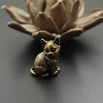 Статуя латунного котенка, декоративное произведение искусства
