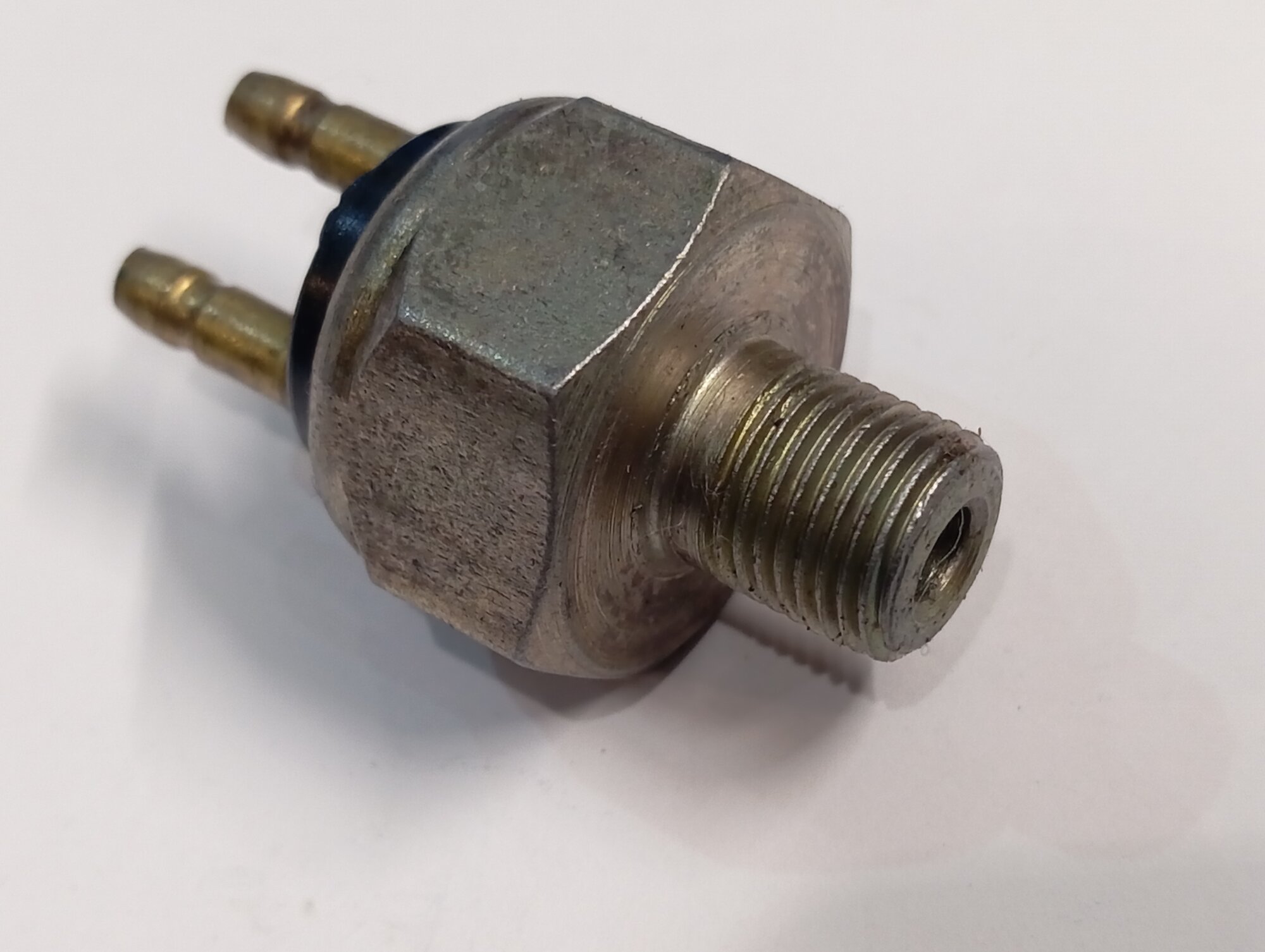 Датчик выключения стоп сигнала. ВК 12Б. на ГАЗ. ПАЗ. УАЗ. ЗИЛ. Урал.