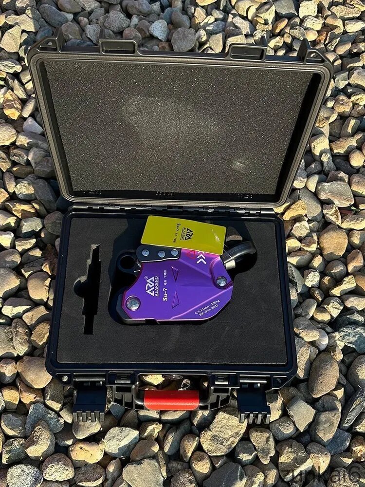 Страховочно-спусковое устройство