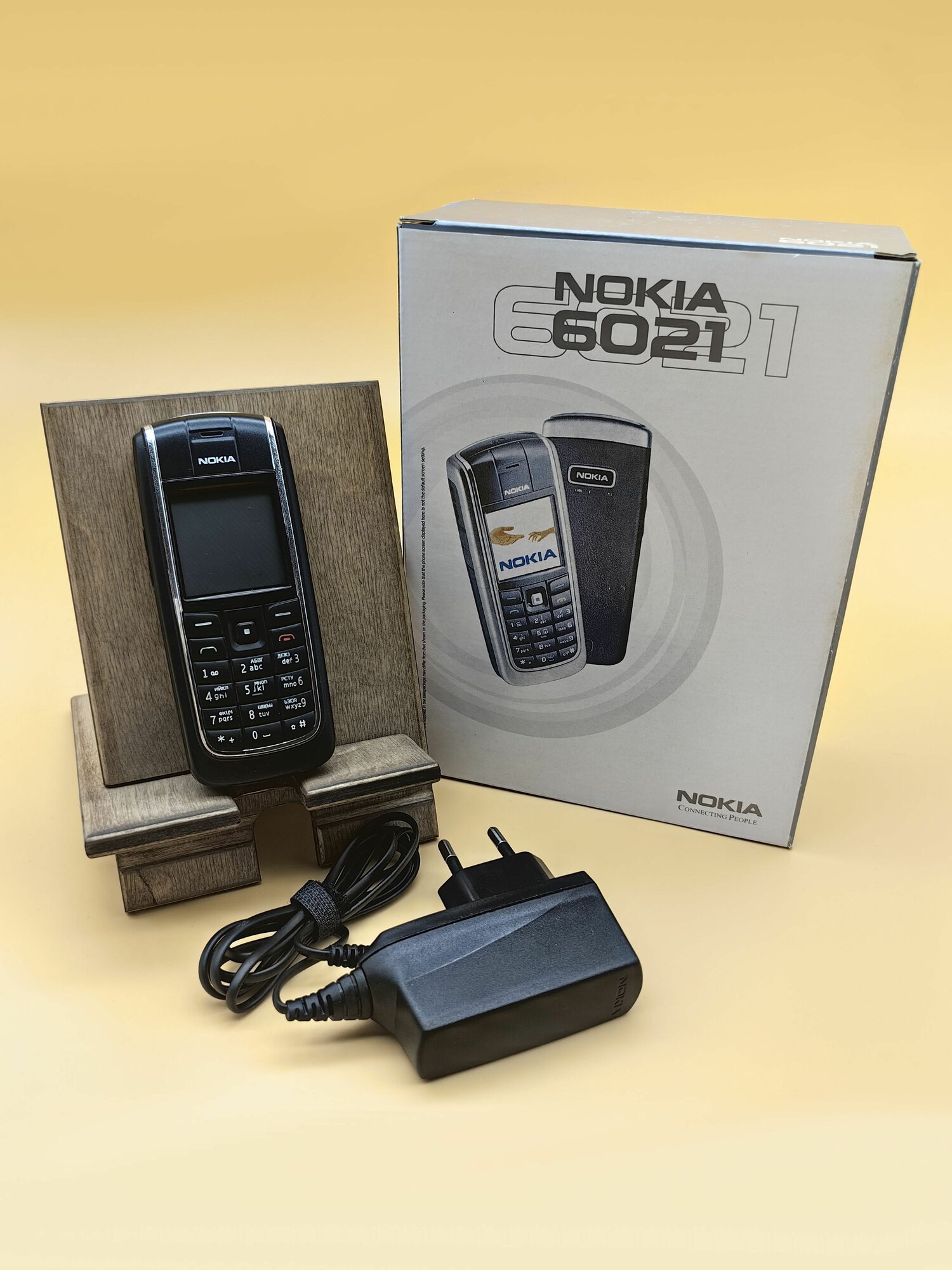 Мобильный кнопочный телефон Nokia 6021