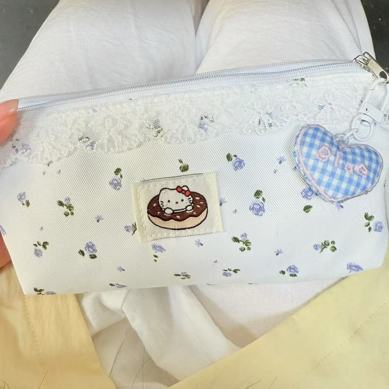 Девчачий белый цветочный пенал KT с котом, маленький цветочный кружевной пенал в стиле Xiaohongshu для студентов