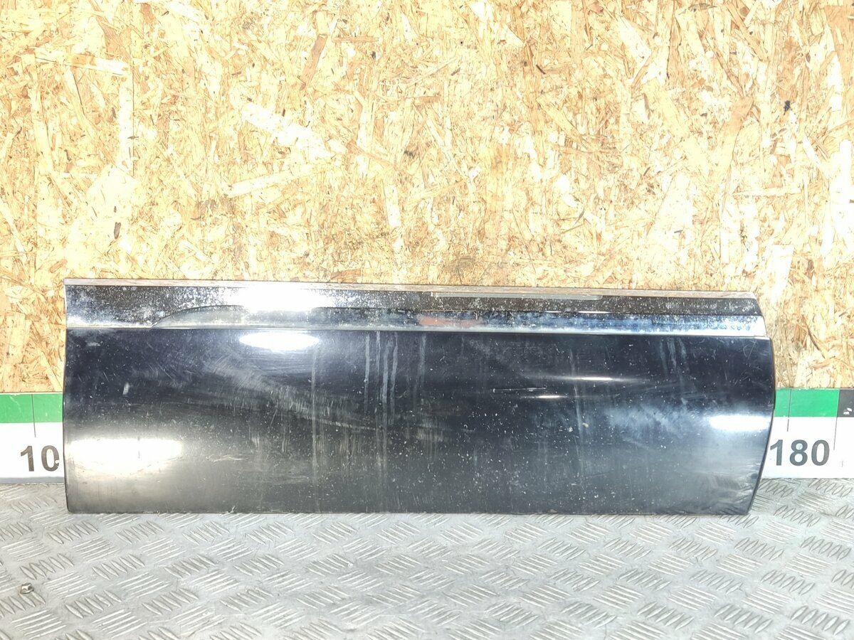 Молдинг двери задней правой VOLKSWAGEN Touareg 2010 2018 7P6854950H