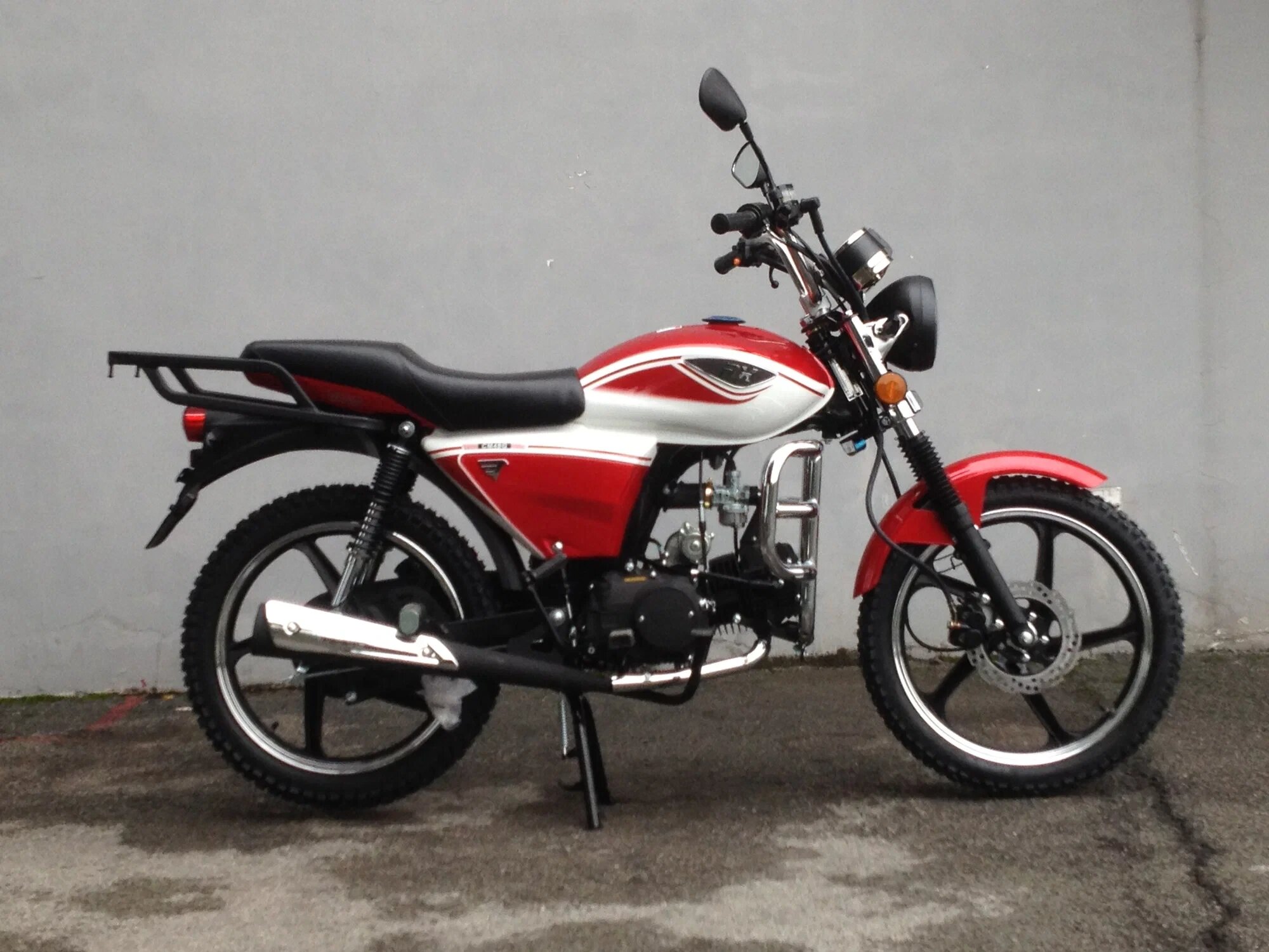 Мопед VMC "VENTO RIVA", 125см3, 4-тактный бензиновый двигатель