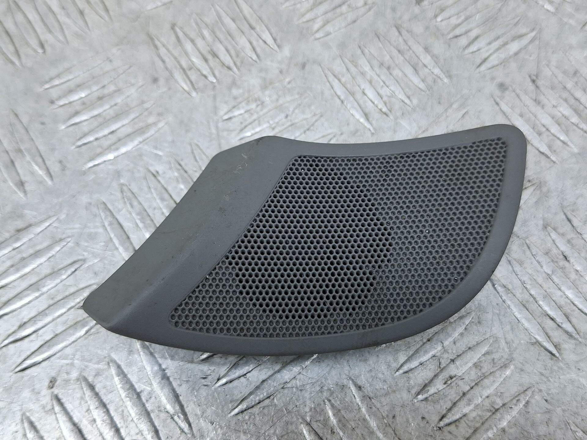 Динамик высокочастотный (пищалка) двери передней левой Audi A4 B7 2006 8E0035423