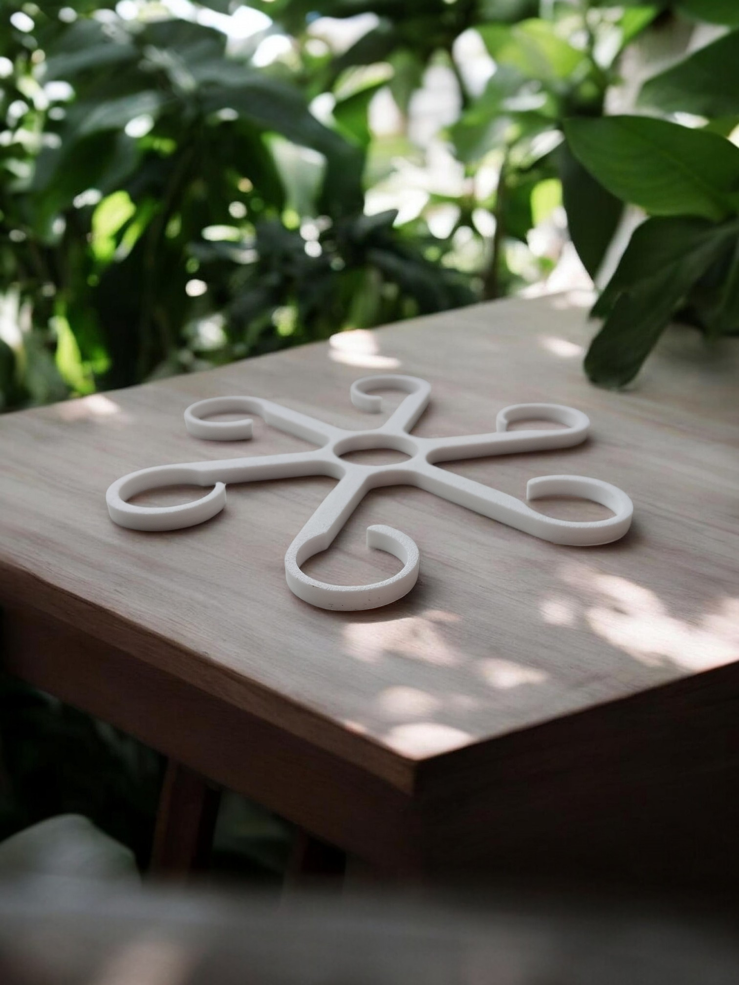 Опора фиксатор белая для листьев и стеблей из экологичного пластика