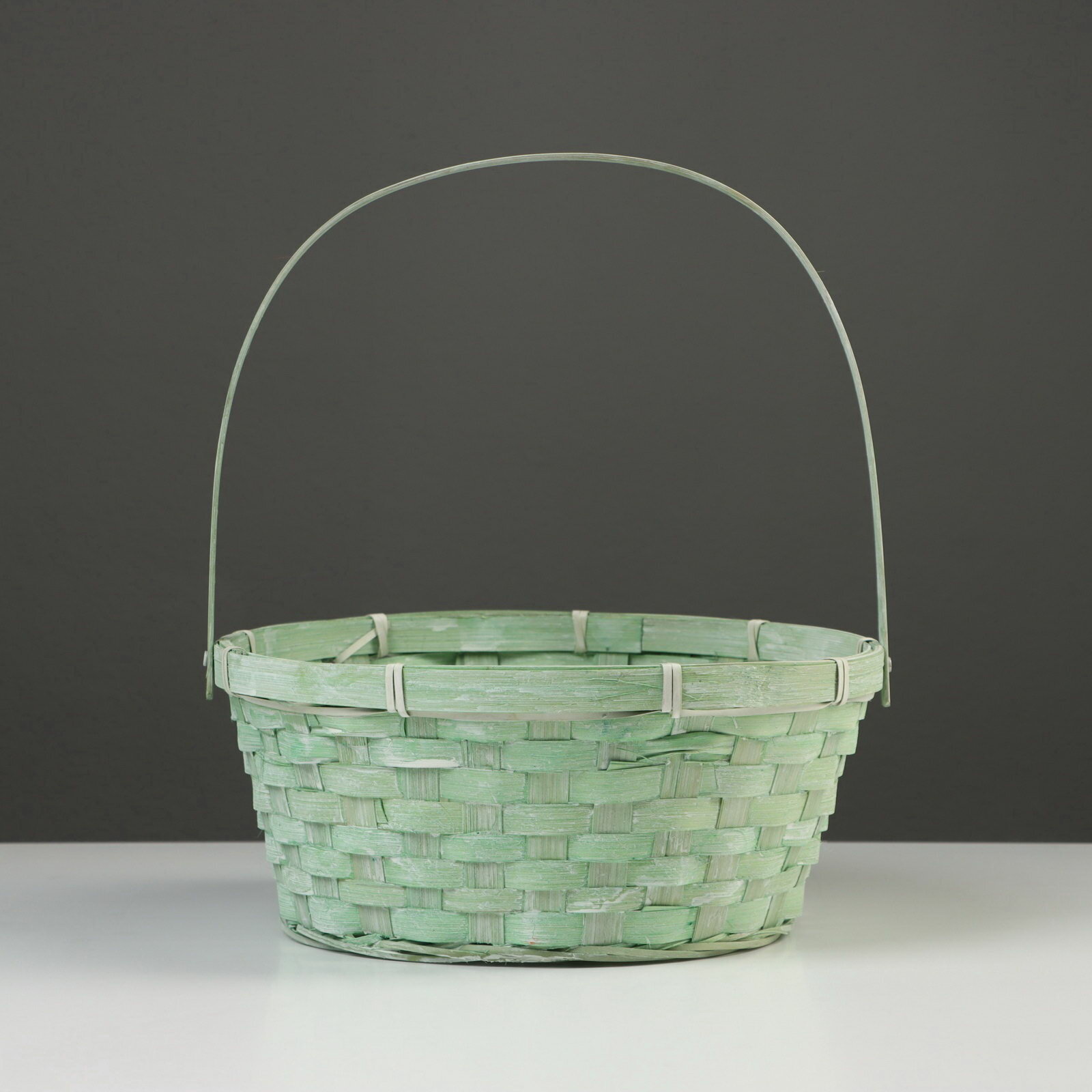 Корзина плетёная для хранения, 26x26x12 см, ручка h=18 см, бамбук, зелёная