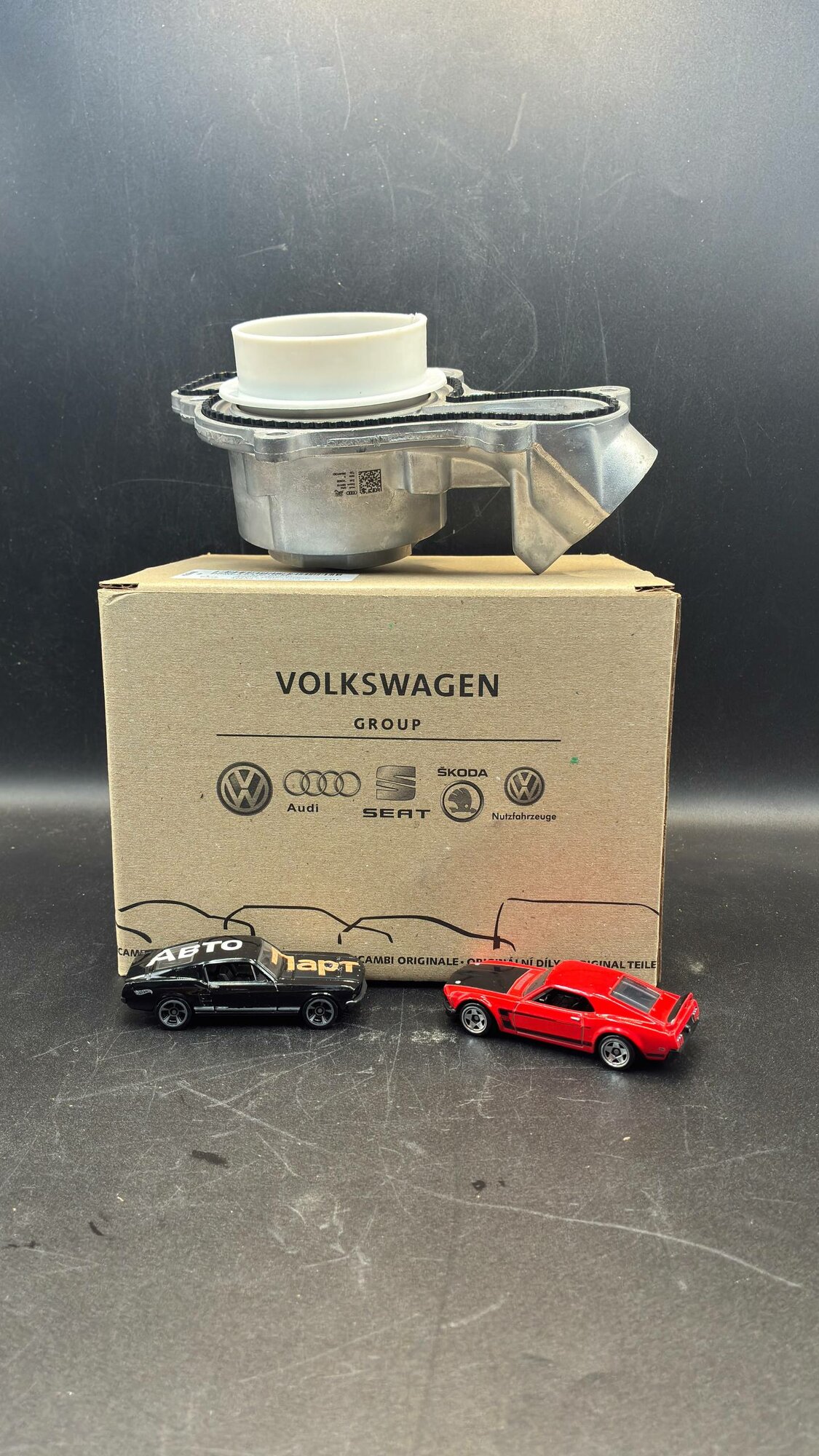 Помпа водяная Audi A7 Q8 18 -Porsche Cayenne 17 - 3.0 TFSI VAG - арт. 06M121013D
