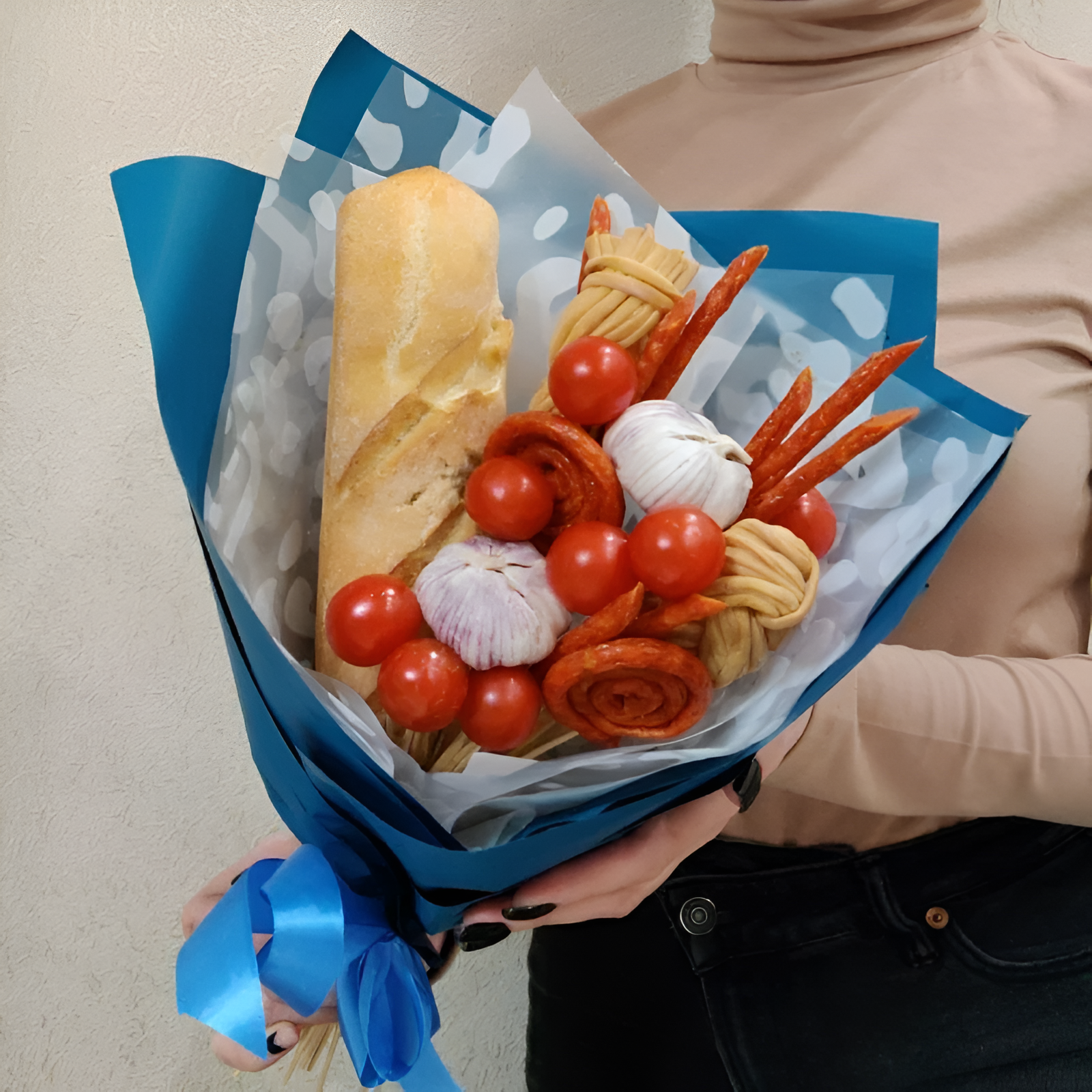 Съедобный мужской букет на 23 февраля «Мясная фантазия» — оригинальный подарок для ценителей вкуса!