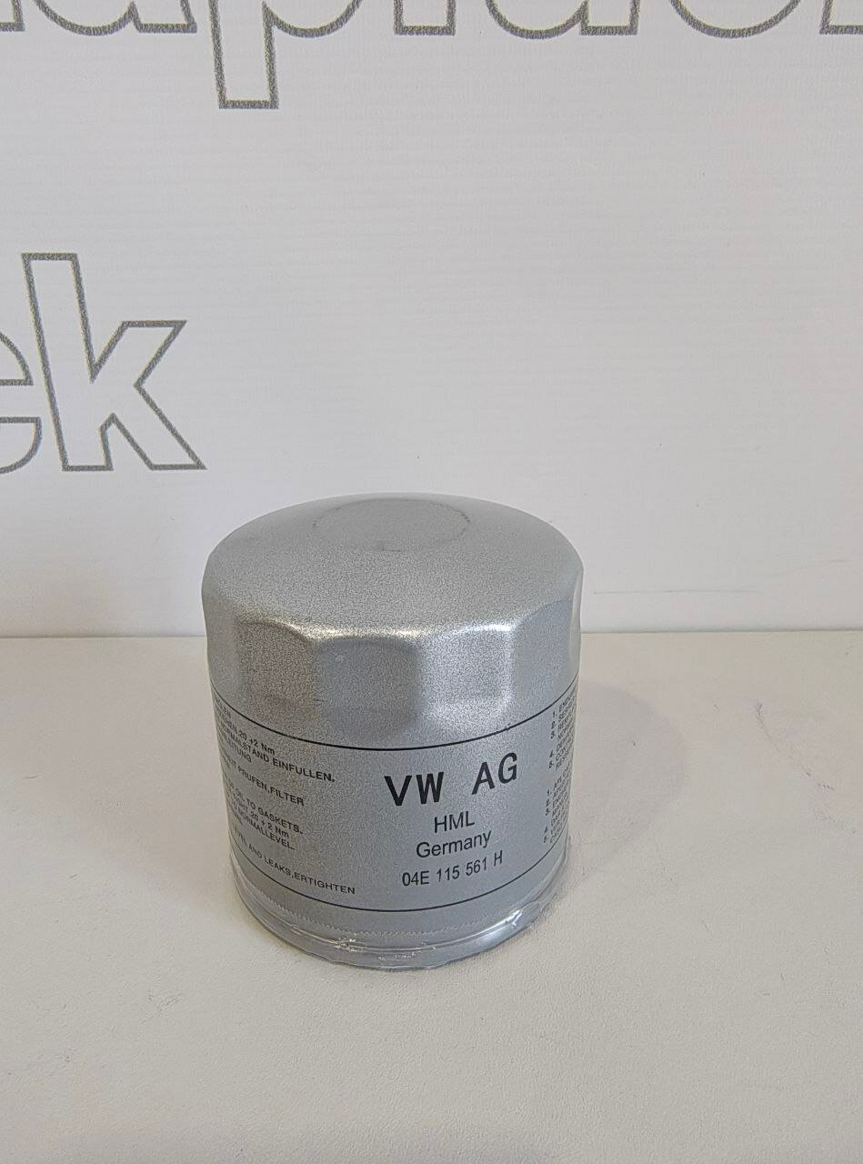 Фильтр масляный двигателя Фольксваген Поло VW POLO 04E115561