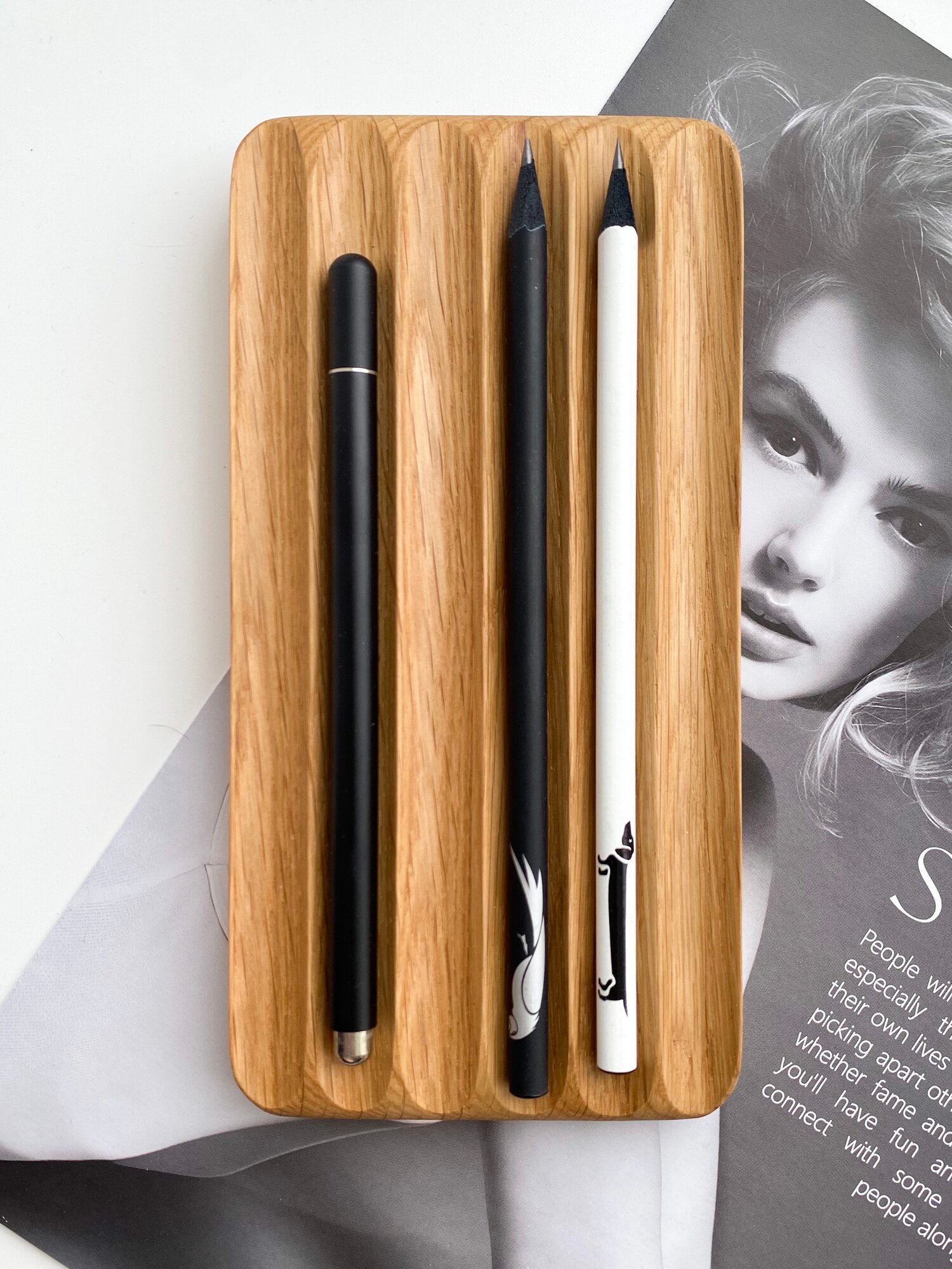 Органайзер подставка ECLI для канцелярских принадлежностей, аксессуаров, размер 19х9,5см, дуб