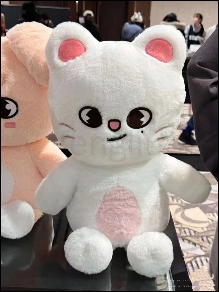 SKZOO 50cm Сидящая Кукла Straykids KARMA Мягкая игрушка Jiniret Белый цвет