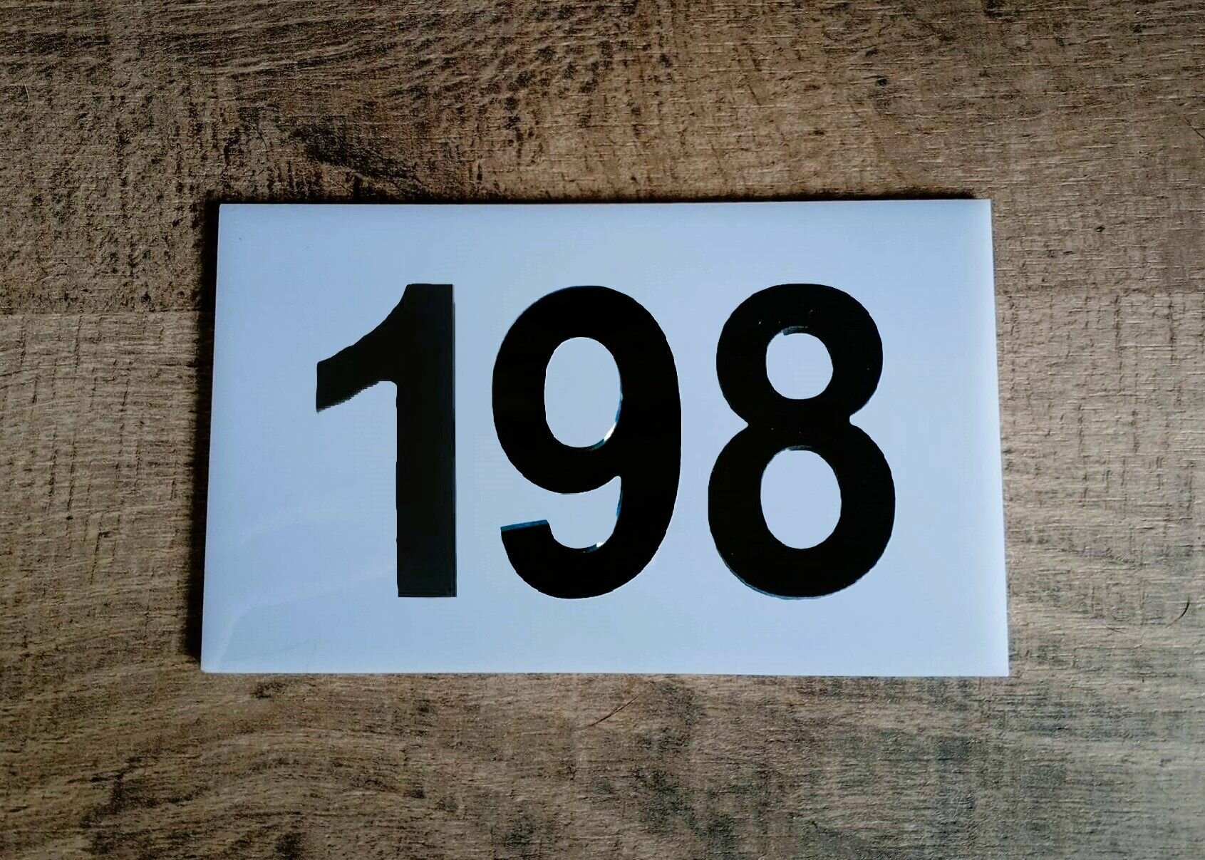 Цифры на дверь, табличка с номером 198