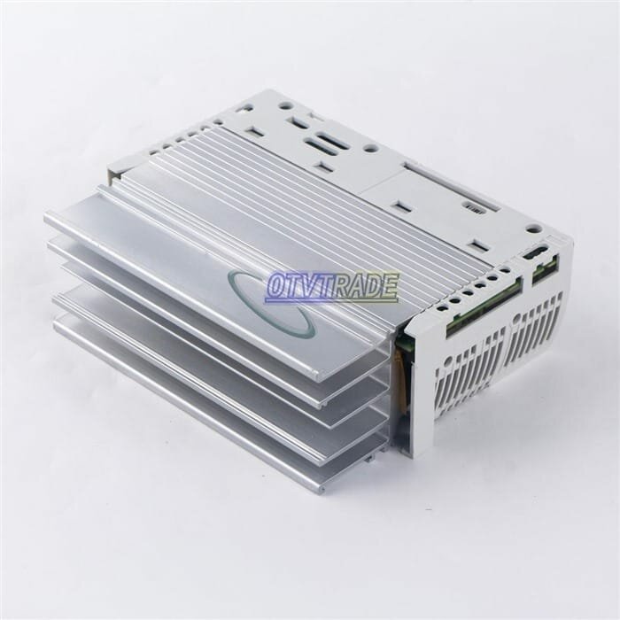 Модуль Lenze E82EV551K4C200 Frequency Converter E82EV551_4C200 — фото 1