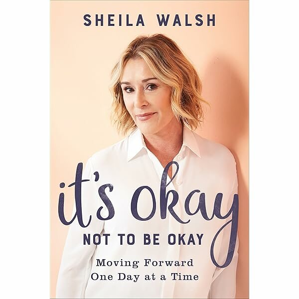 It's Okay Not to Be Okay: Moving Forward One Day at a Time，Reprinted paperback book
